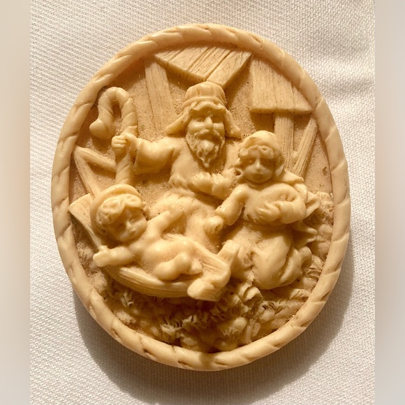 House of Lloyd | Jewelry | Vintage Nativity Brooch House Of Lloyd ...